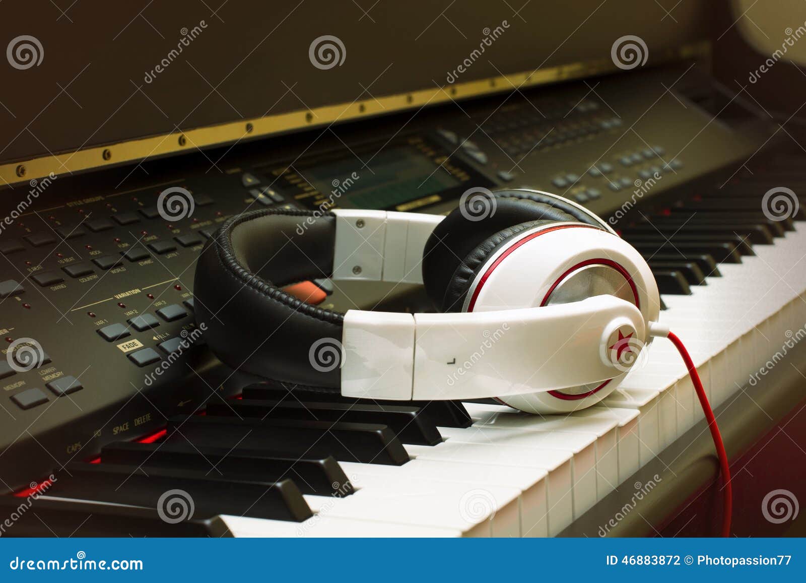 Piano Keyboard and Headphones Stock Photo - Image of black, blues: 46883872