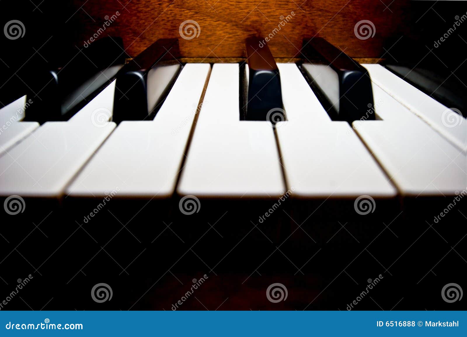 Piano Keyboard at Middle C stock photo. Image of audio - 6516888