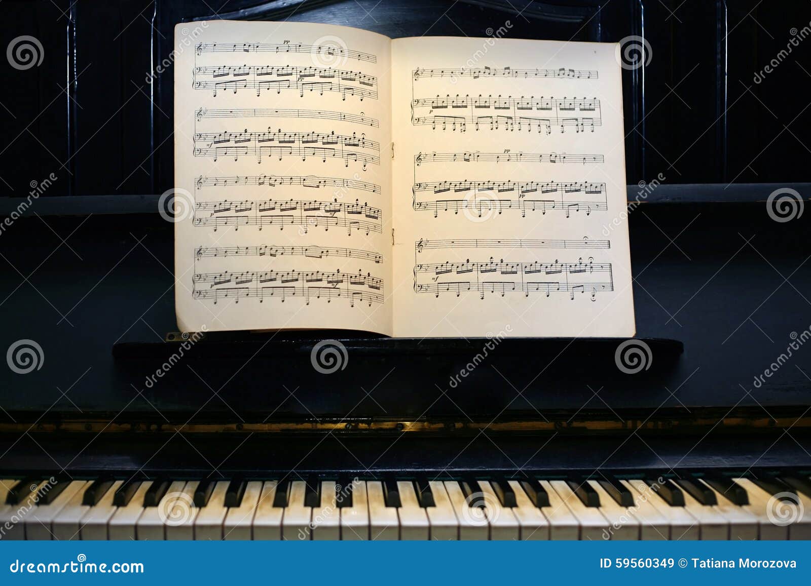 Piano and old notes stock image. Image of chorale, entertainment - 59560349