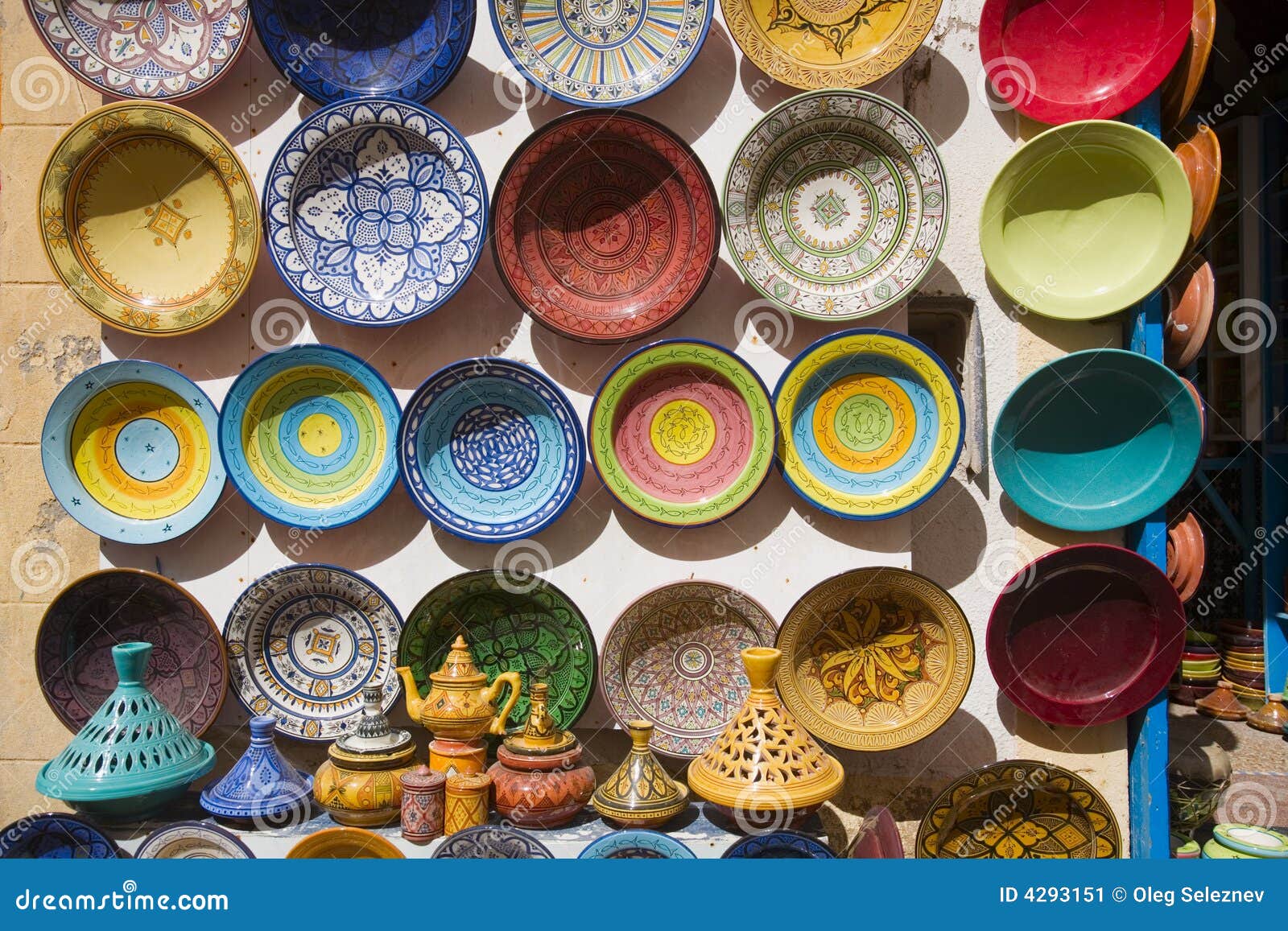 Piatti Dipinti a Mano Di Ceramica Marocchini Immagine Stock - Immagine ...