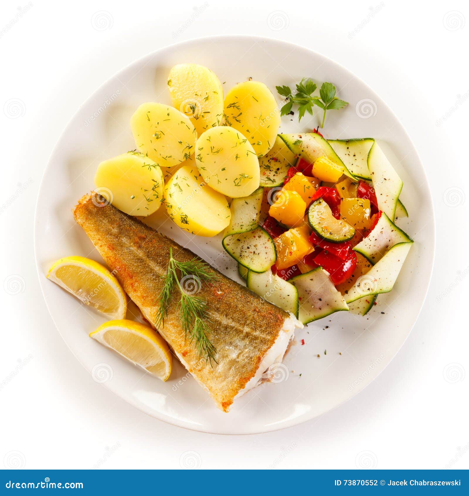 Piatto di pesce fotografia stock. Immagine di dieta, nutrizione - 73870552