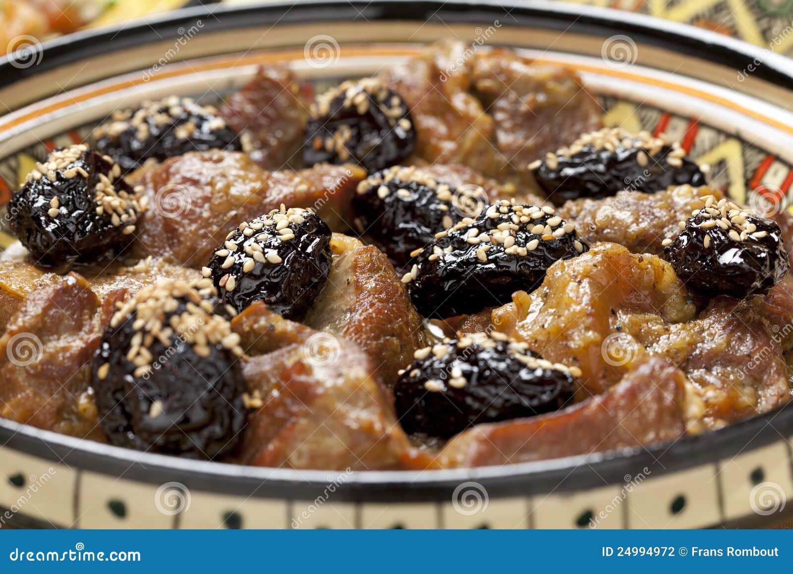Piatto Marocchino Con Carne E Le Prugne Fotografia Stock - Immagine di ...