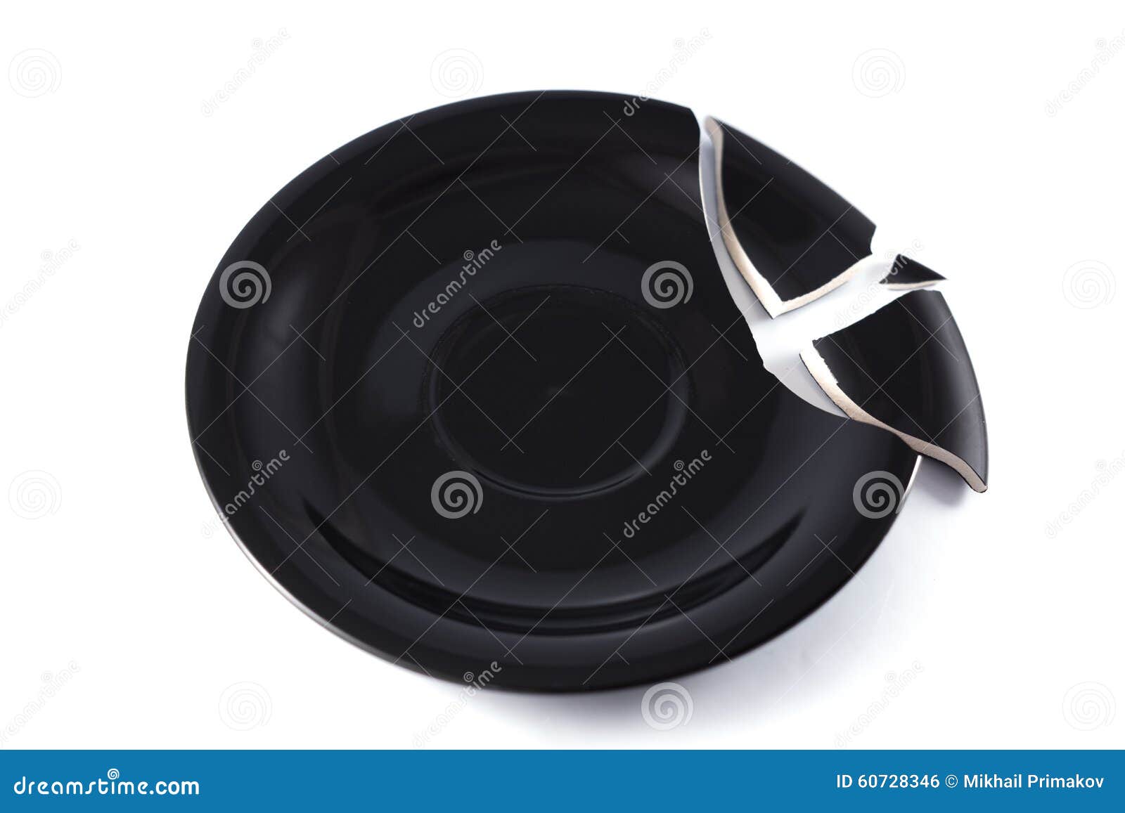 Piatto nero rotto fotografia stock. Immagine di bianco - 60728346