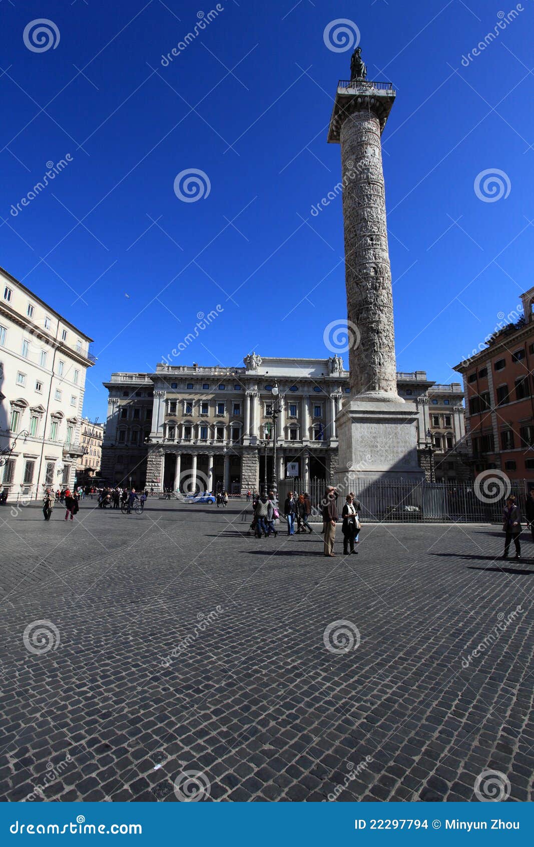 Piazza Colonna, Rome editorial stock image. Image of fontana - 22297794