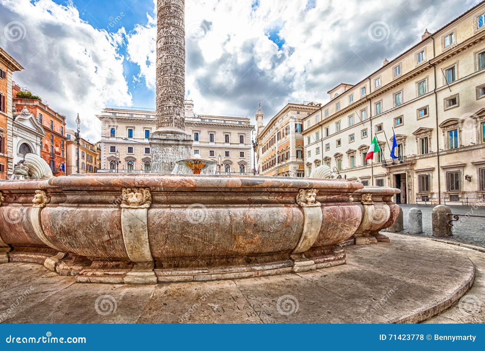 Piazza Colonna Rome photo stock. Image du architecture - 71423778