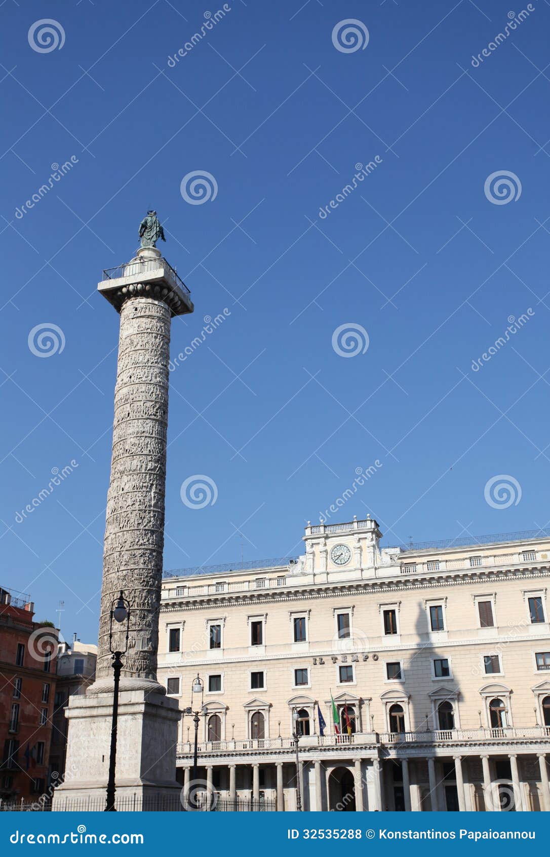 Piazza Colonna in Rome editorial stock photo. Image of stone - 32535288