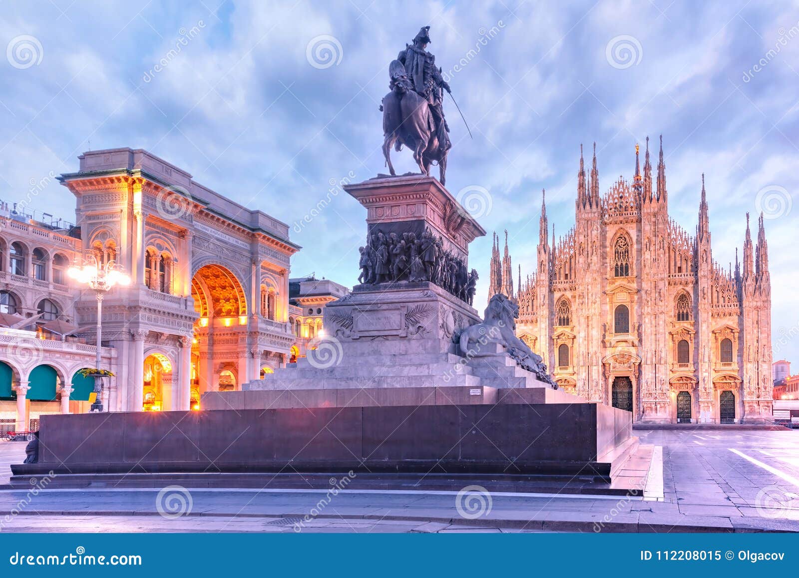 Night Piazza Del Duomo in Milan, Italy Stock Image - Image of ... Night Piazza Del Duomo in Milan, Italy Stock Image - Image of ...