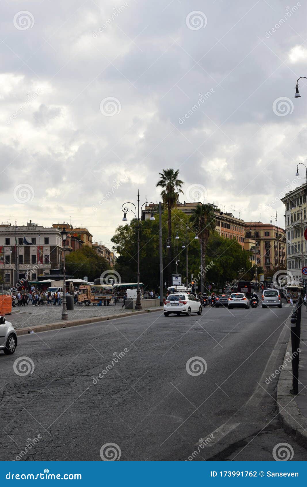 Piazza Del Risorgimento in Rome, Italy Editorial Photography - Image of ...