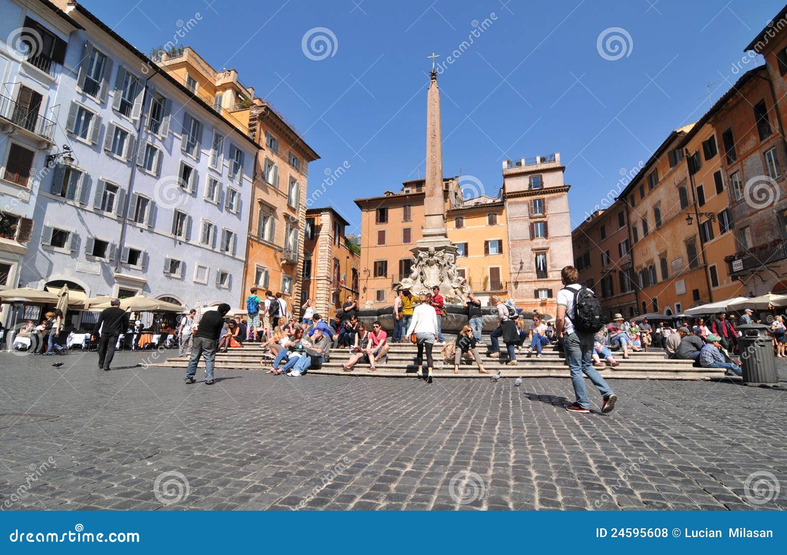 Piazza della Rotonda, Rome editorial stock photo. Image of boulevard ...
