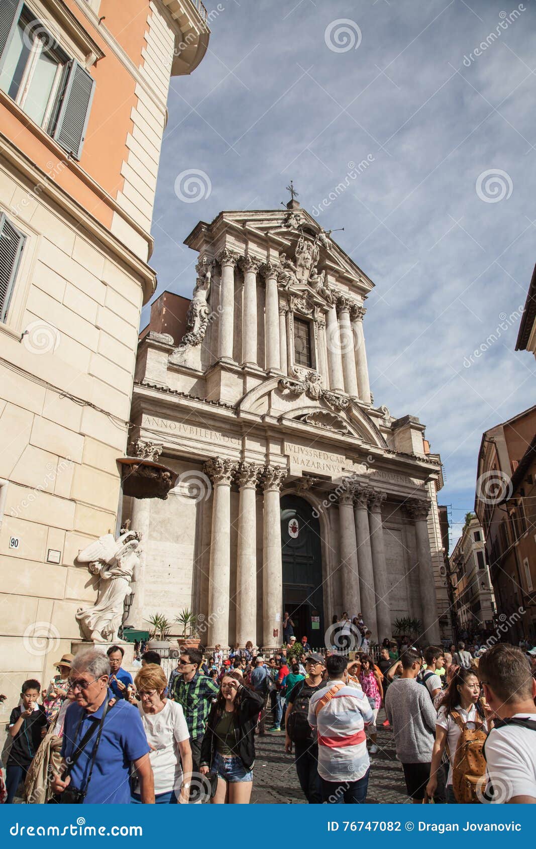 Piazza Di Trevi, Roma, Italia Fotografía editorial - Imagen de martir ...