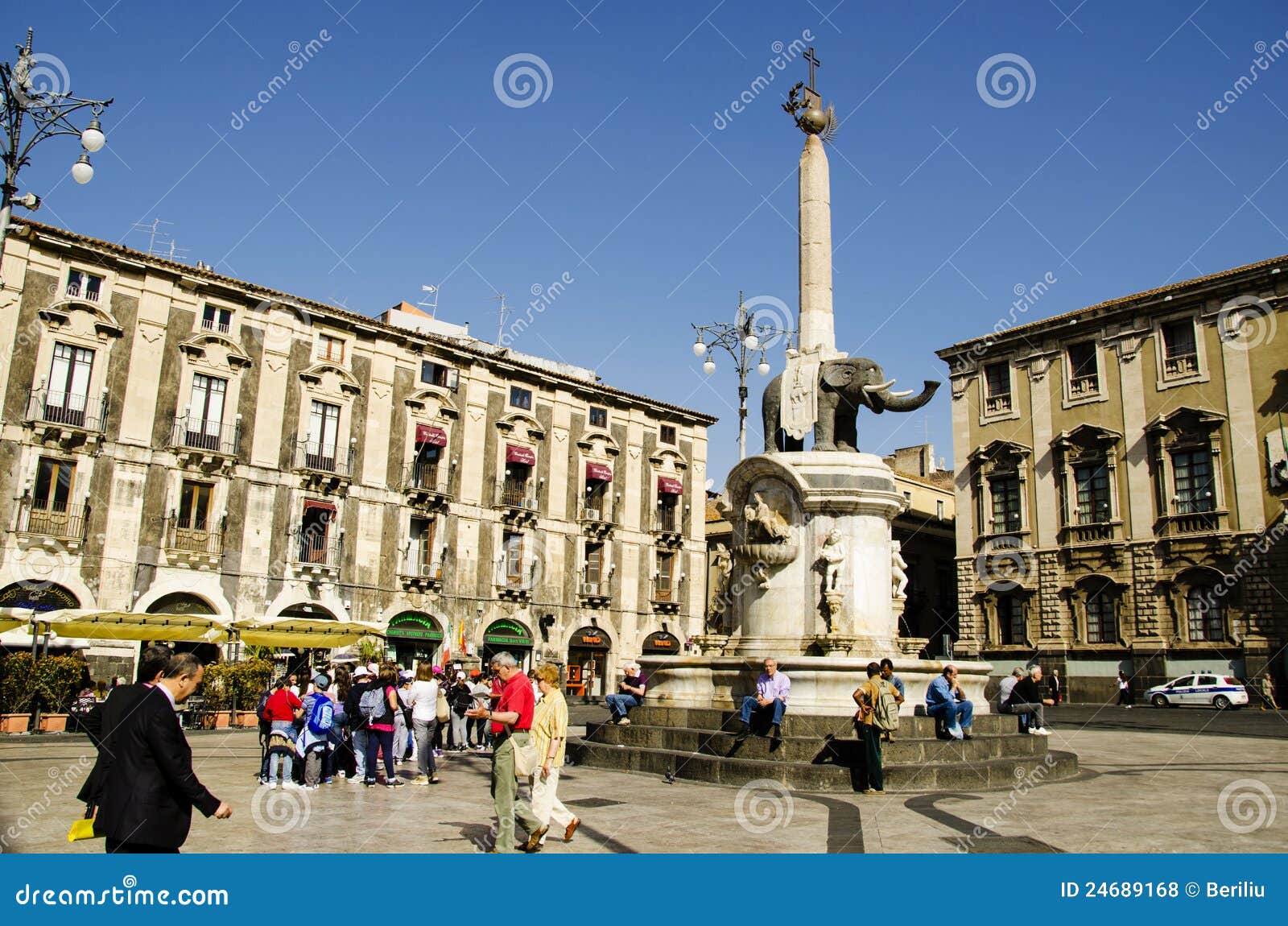 Piazza duomo in catania editorial stock photo. Image of city - 24689168