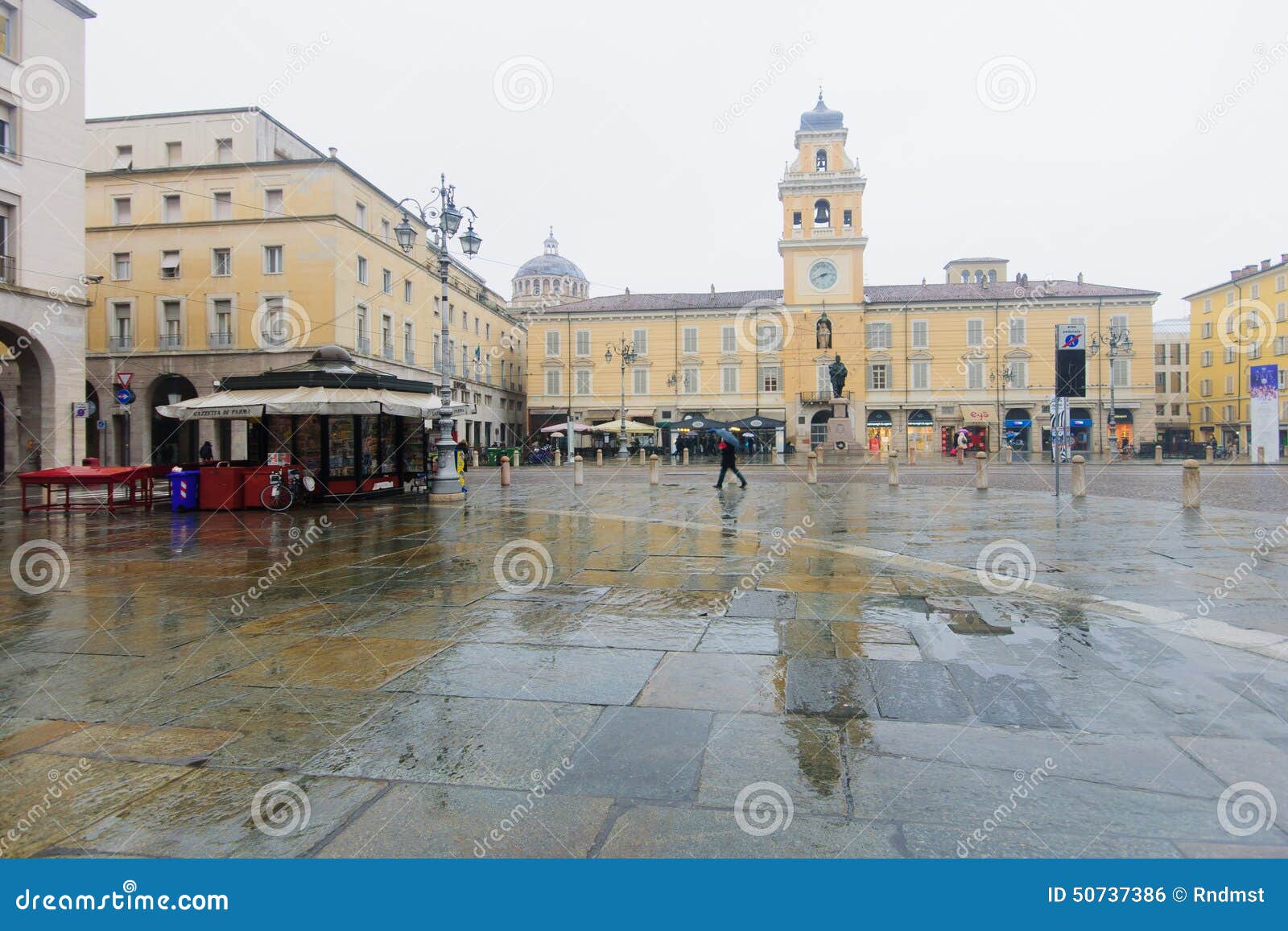 Piazza Garibaldi, Parma editorial photo. Image of city - 50737386