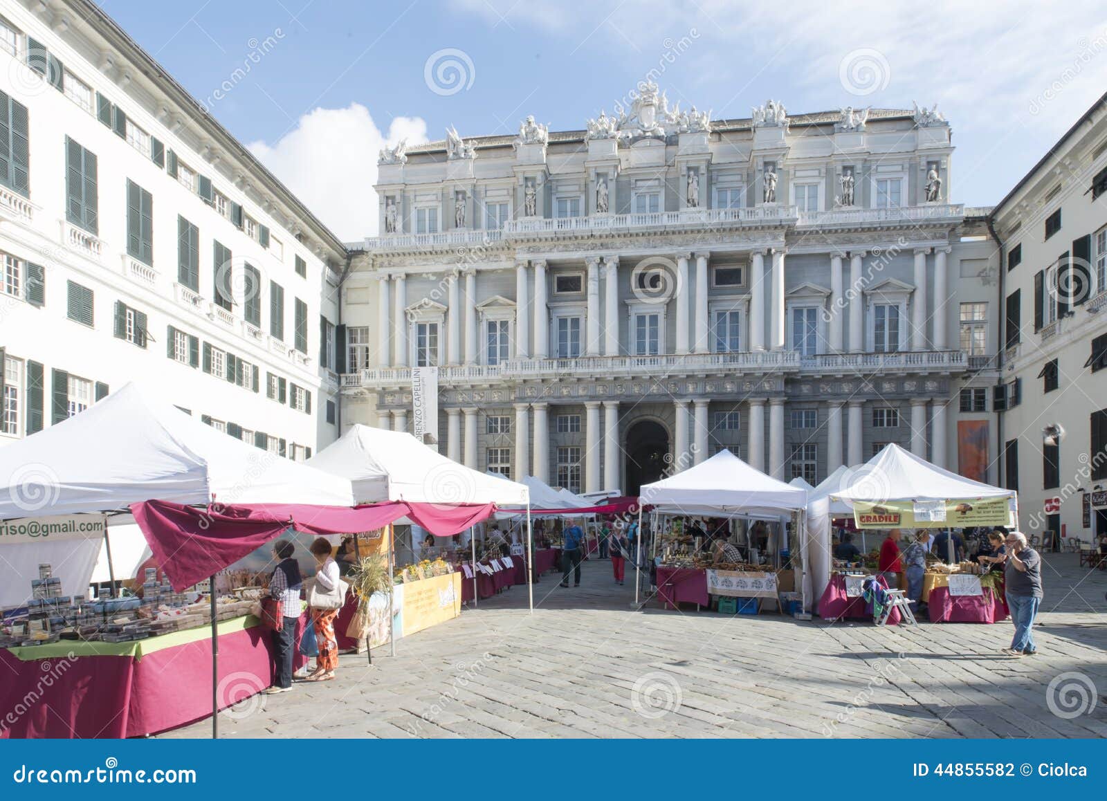 Piazza Giacomo Matteotti, Genua Redactionele Fotografie - Image of ...