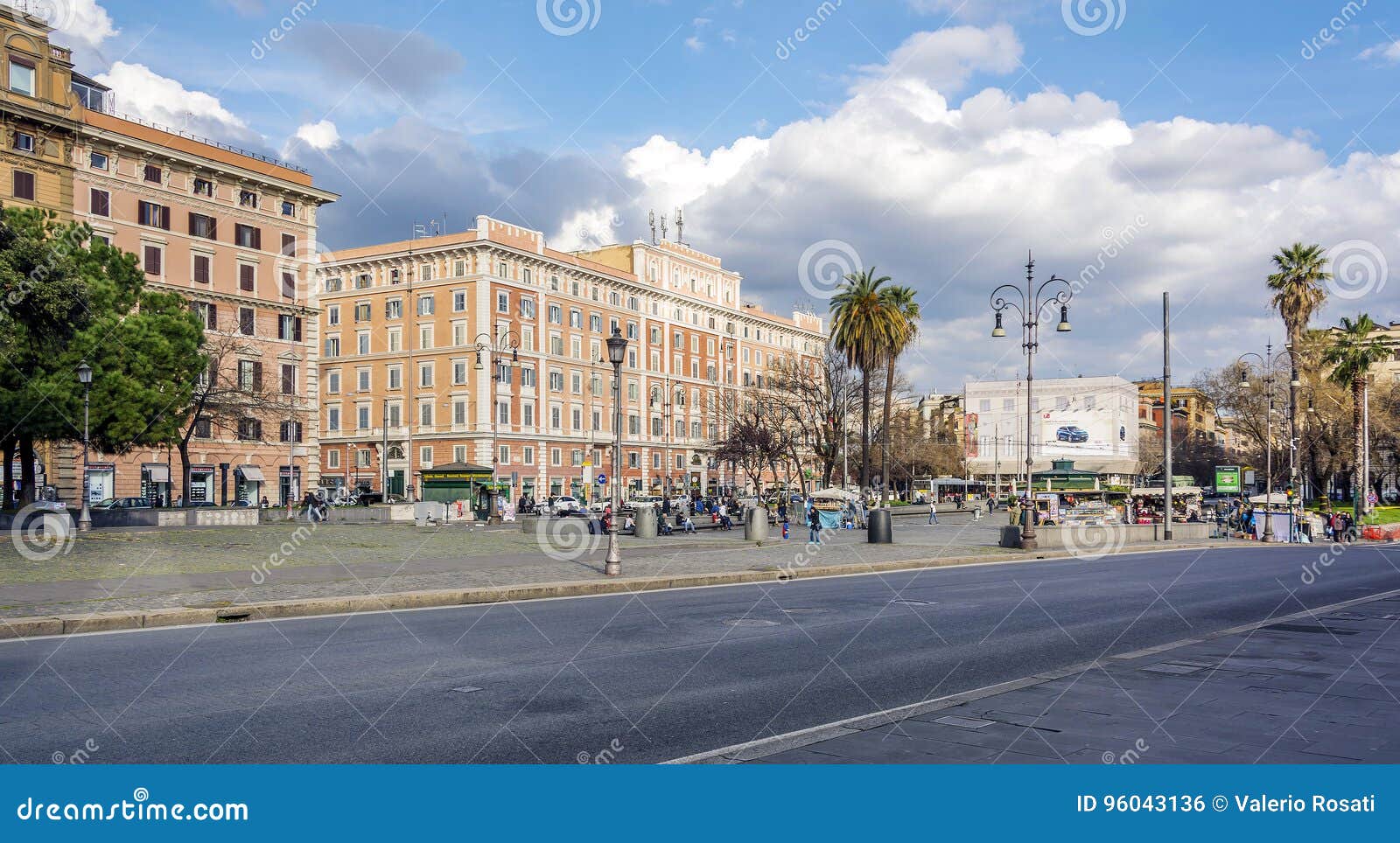 Piazza Risorgimento a Roma fotografia editoriale. Immagine di città ...