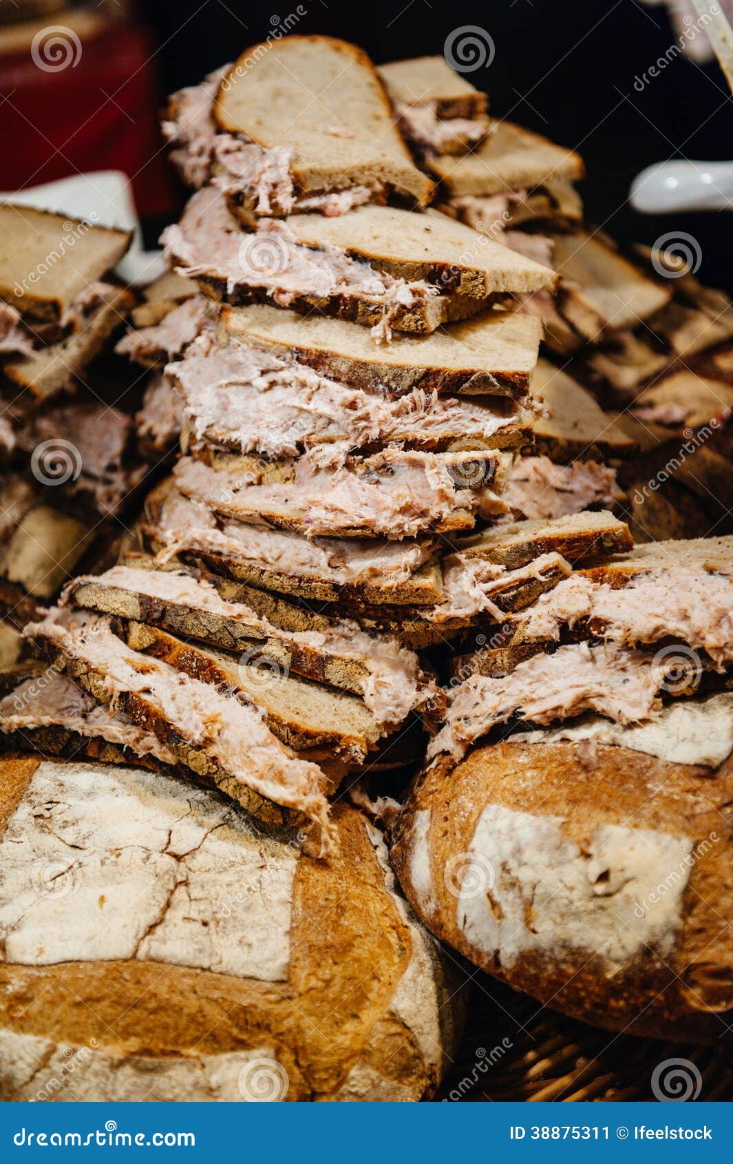 Picadillo En El Pan En Tienda Imagen de archivo - Imagen de cocina ...