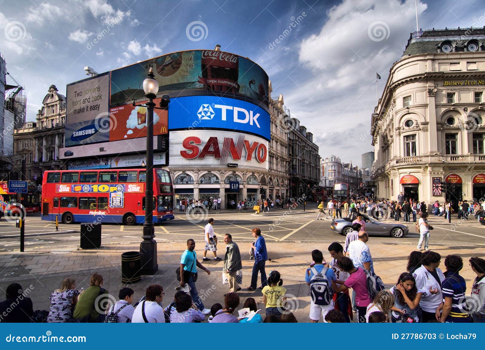 Picadilly Circus editorial stock photo. Image of bronze - 27786703