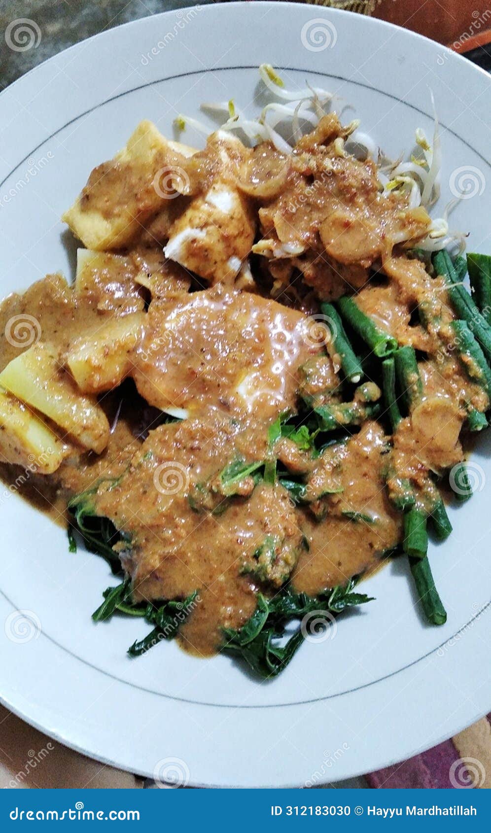 Pical Indonesian Traditional Food Stock Photo - Image of kuahkacang ...