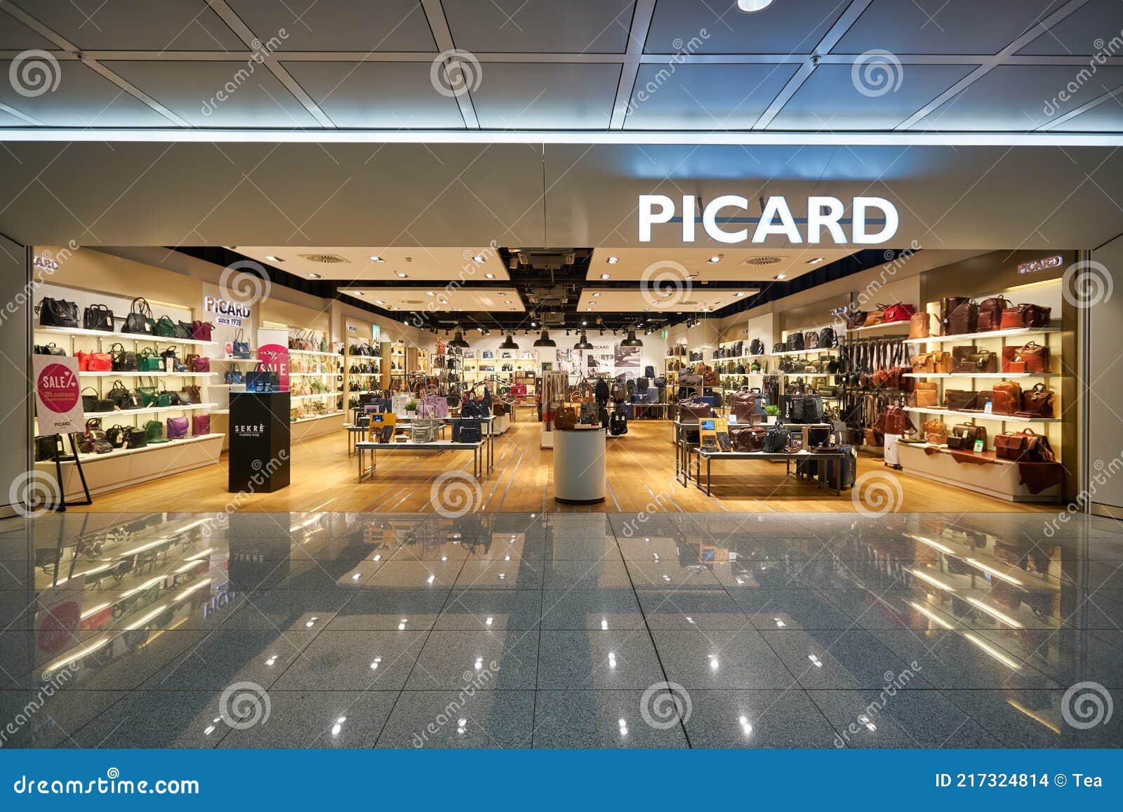Picard Storefront in Munich Airport Editorial Stock Image - Image of ...