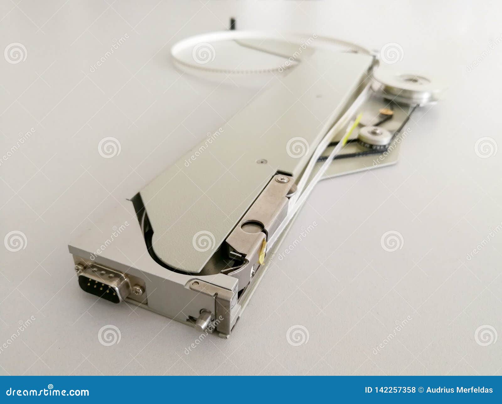 Pick and Place Feeder for Automatic Electronic Components Assembly ...