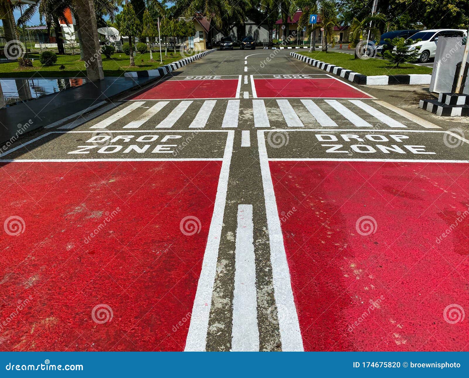Pick Up & Drop Off Passengers at Airport Stock Photo - Image of taxi ...