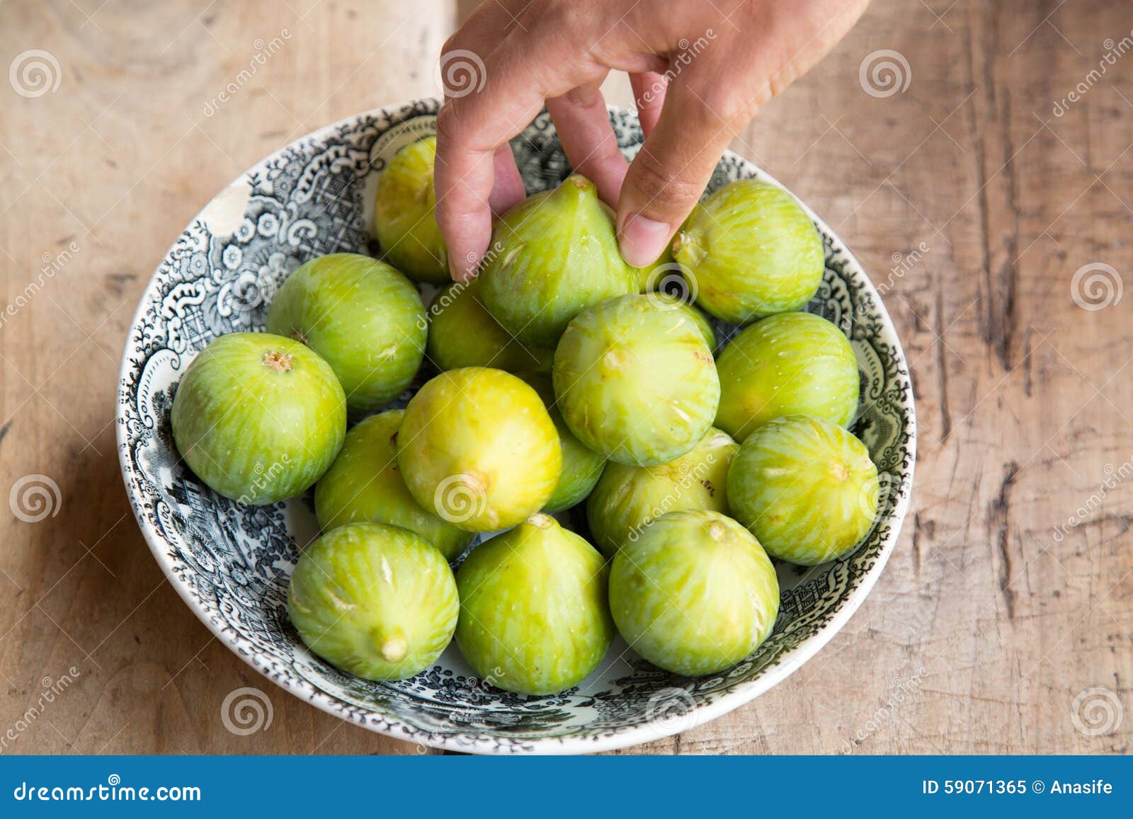 Picking figs stock image. Image of food, juicy, fruit - 59071365