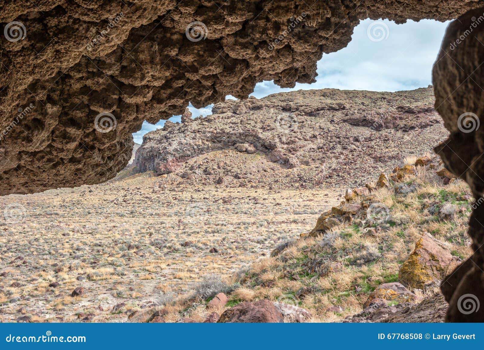 Picnic Cave at Grimes Point Archaeological Area Stock Photo - Image of ...