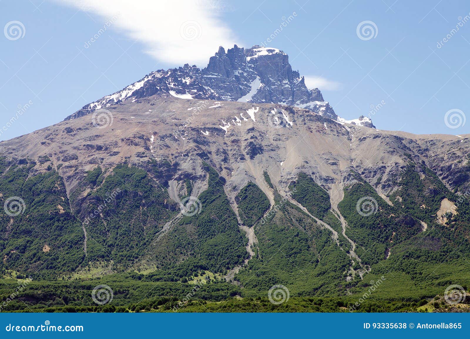 Pico Rochoso De Cerro Castillo, O Chile Foto de Stock - Imagem de ...