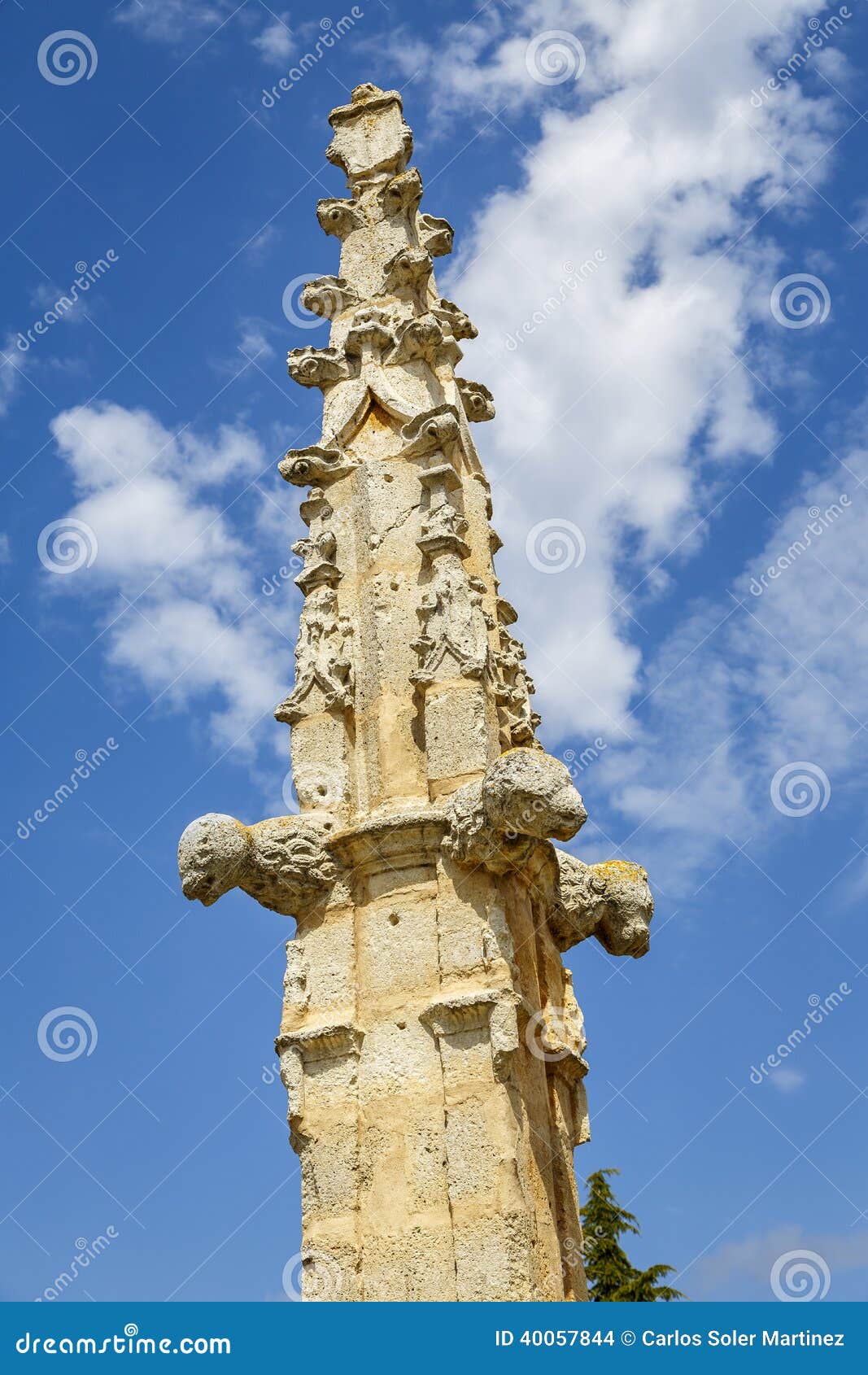 Picota Medieval De Berlanga De Duero Foto de archivo - Imagen de colina ...