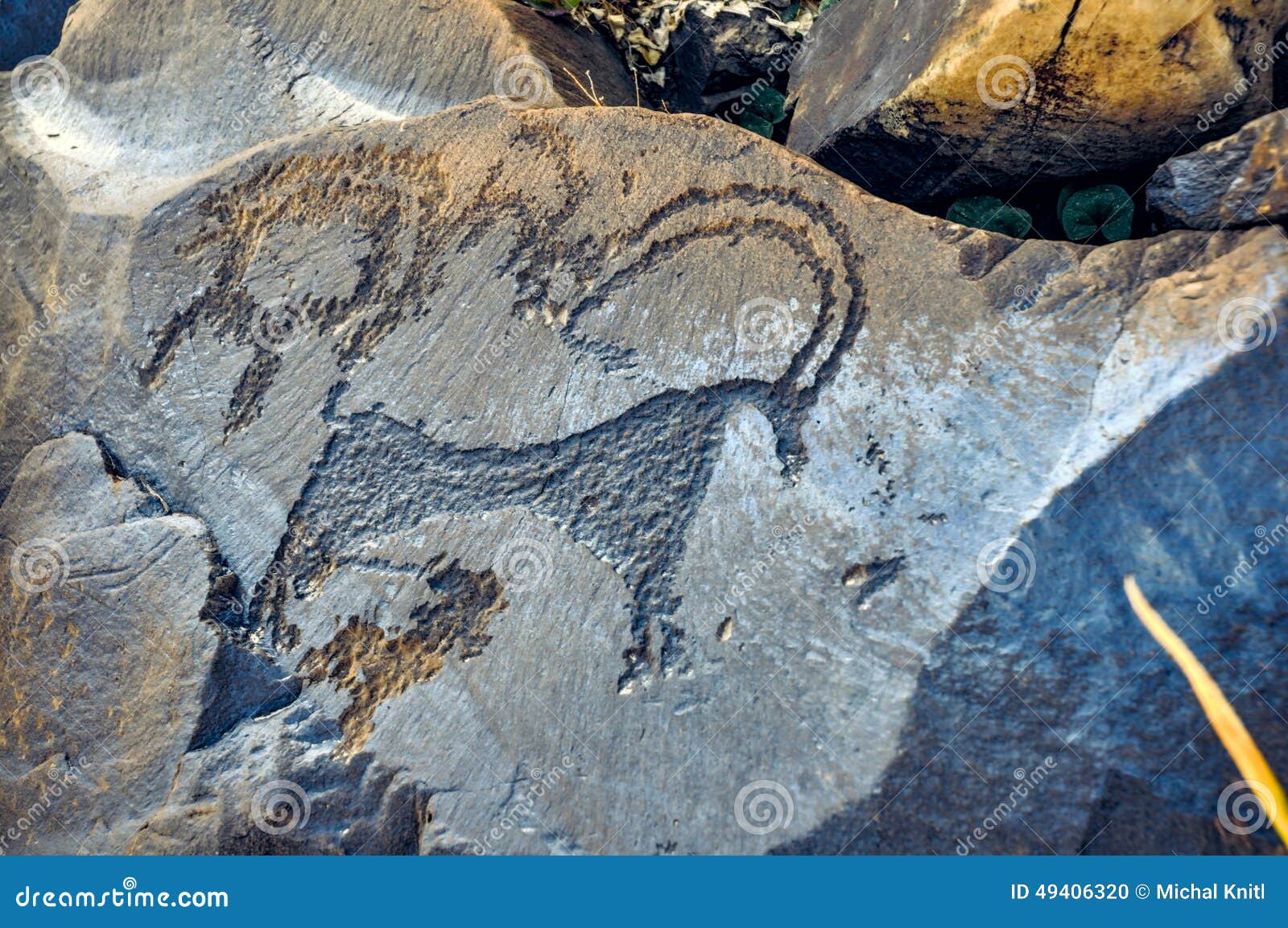 Pictogramas antiguos foto de archivo. Imagen de escénico - 49406320