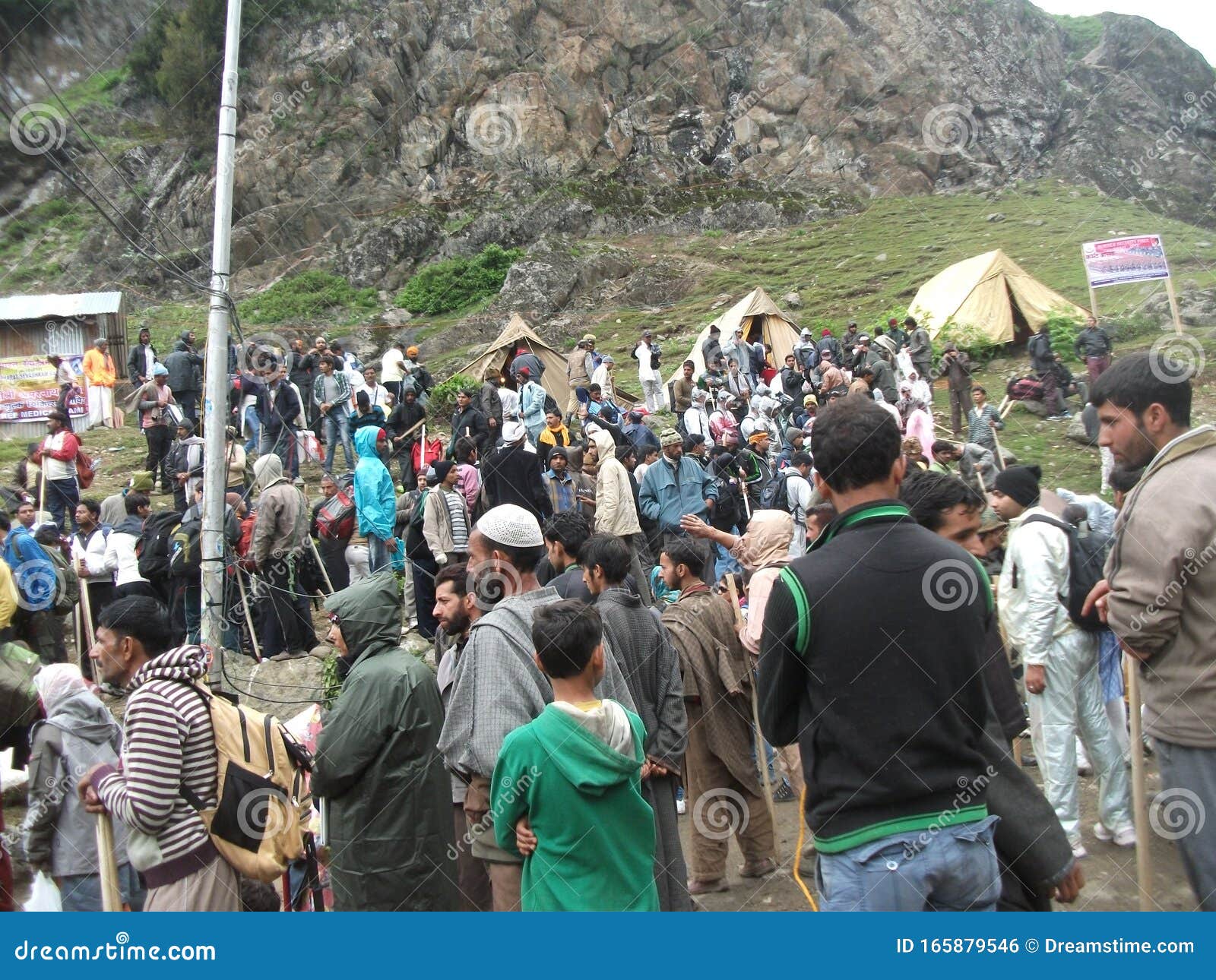 This is a PICTURE of AMARNATH PILGRIMAGE on MOUNTAIN in SUMMER SEASON ... This is a PICTURE of AMARNATH PILGRIMAGE on MOUNTAIN in SUMMER SEASON ...