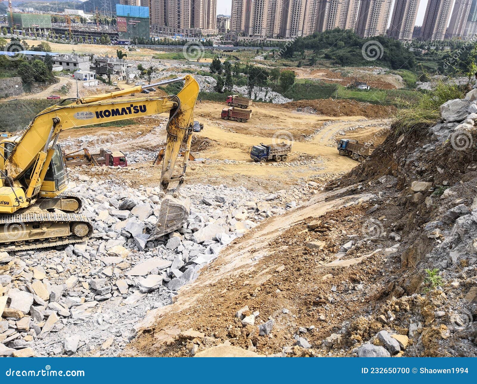 Picture Of The Activity Inside Charles De Gaulle Airport Terminal 2 ...