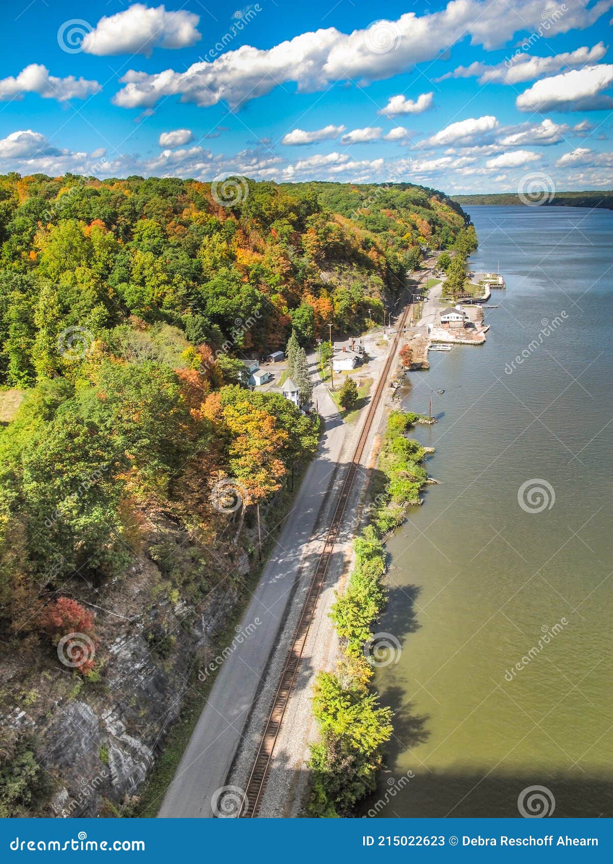 Hudson River in the fall stock image. Image of lake - 215022623
