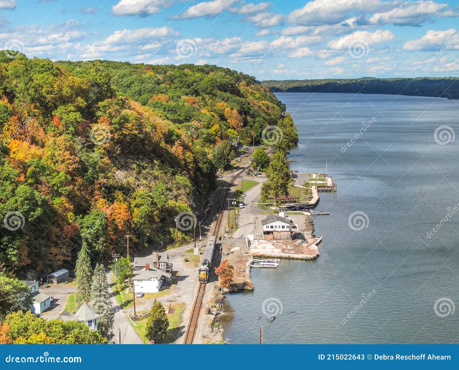 Hudson River in the fall stock image. Image of blue - 215022643