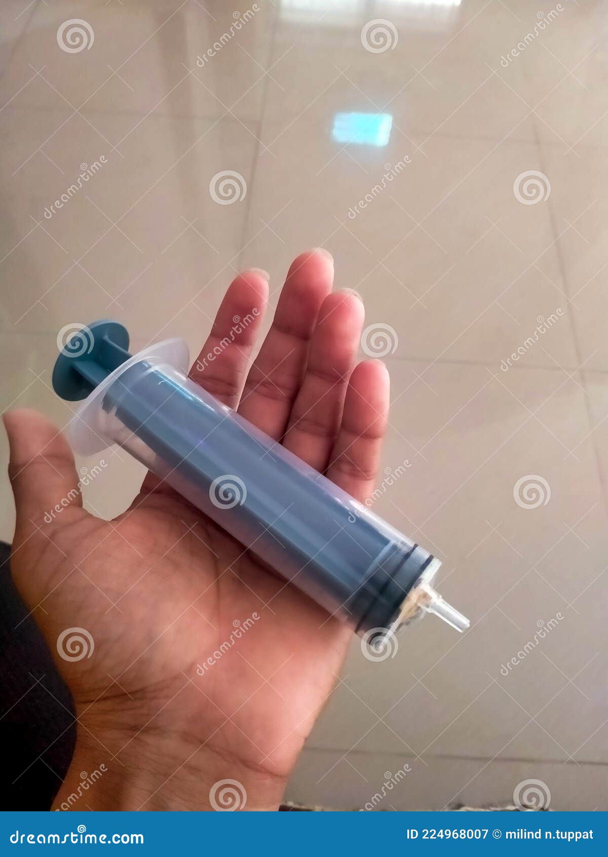 This is the Picture of an Injection. Stock Image - Image of organ ...