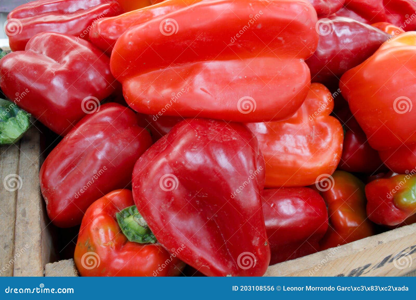 Picture of Red Peppers in a Box Stock Photo - Image of fruit, citrus ...