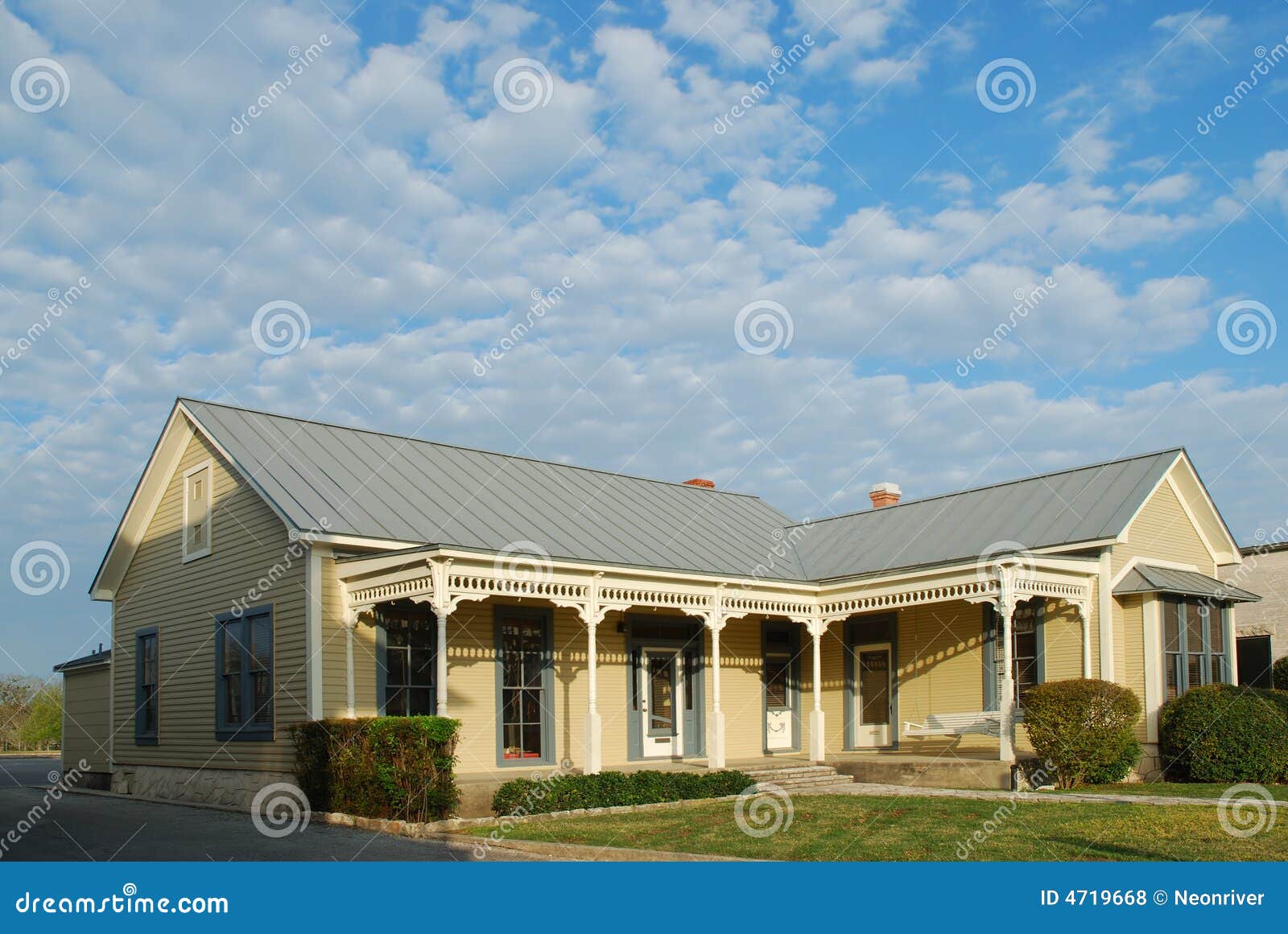 Picturesque farm house stock photo. Image of luxurious - 4719668