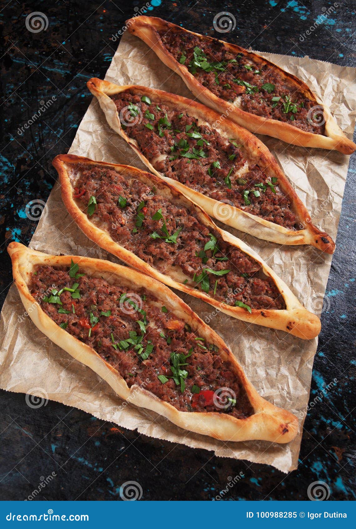 Pide Turco, Comida Tradicional Similar a La Pizza Imagen de archivo ...