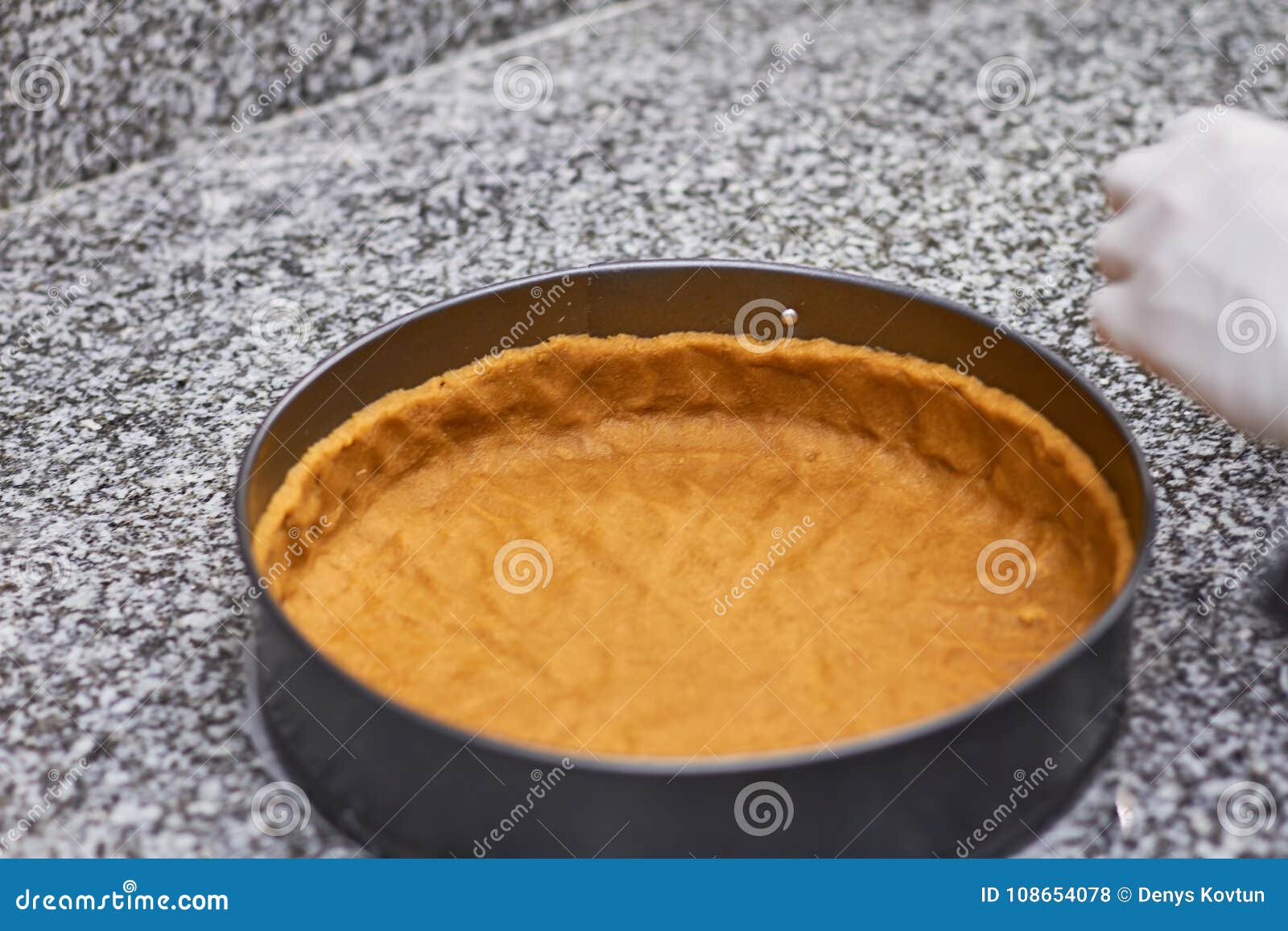Pie crust in baking form. stock photo. Image of basis - 108654078