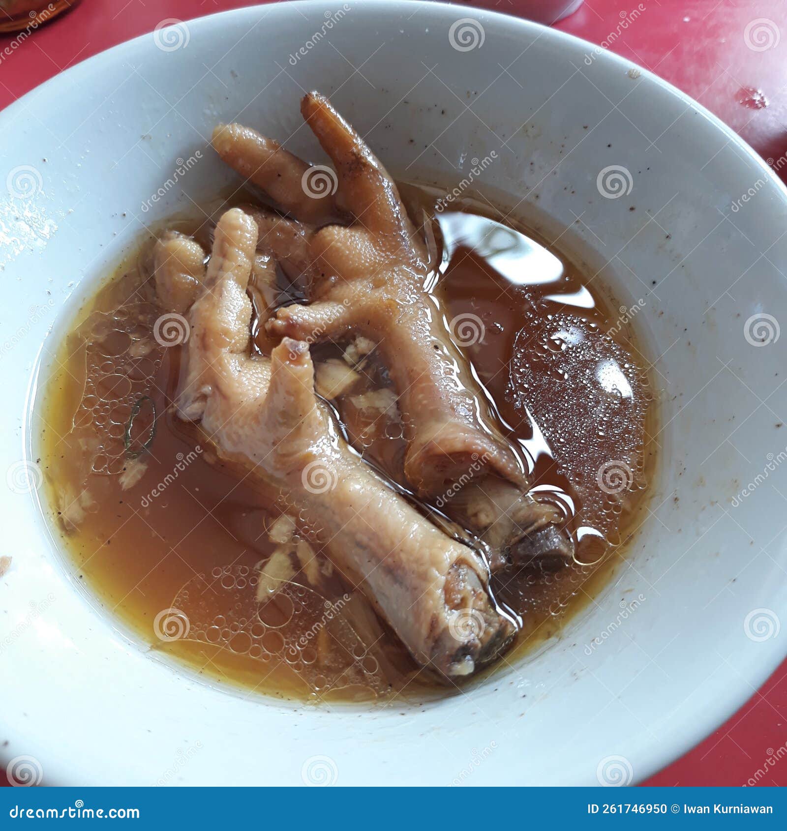 Pie de pollo foto de archivo. Imagen de pollo, conveniente - 261746950