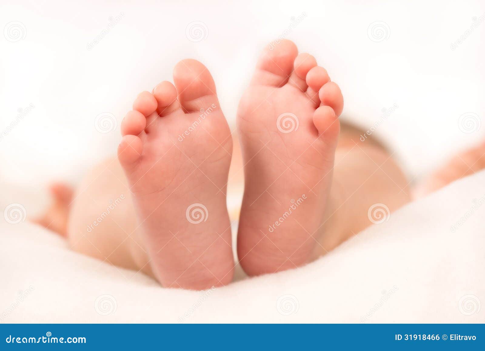 Pie infantil foto de archivo. Imagen de pureza, bebé - 31918466