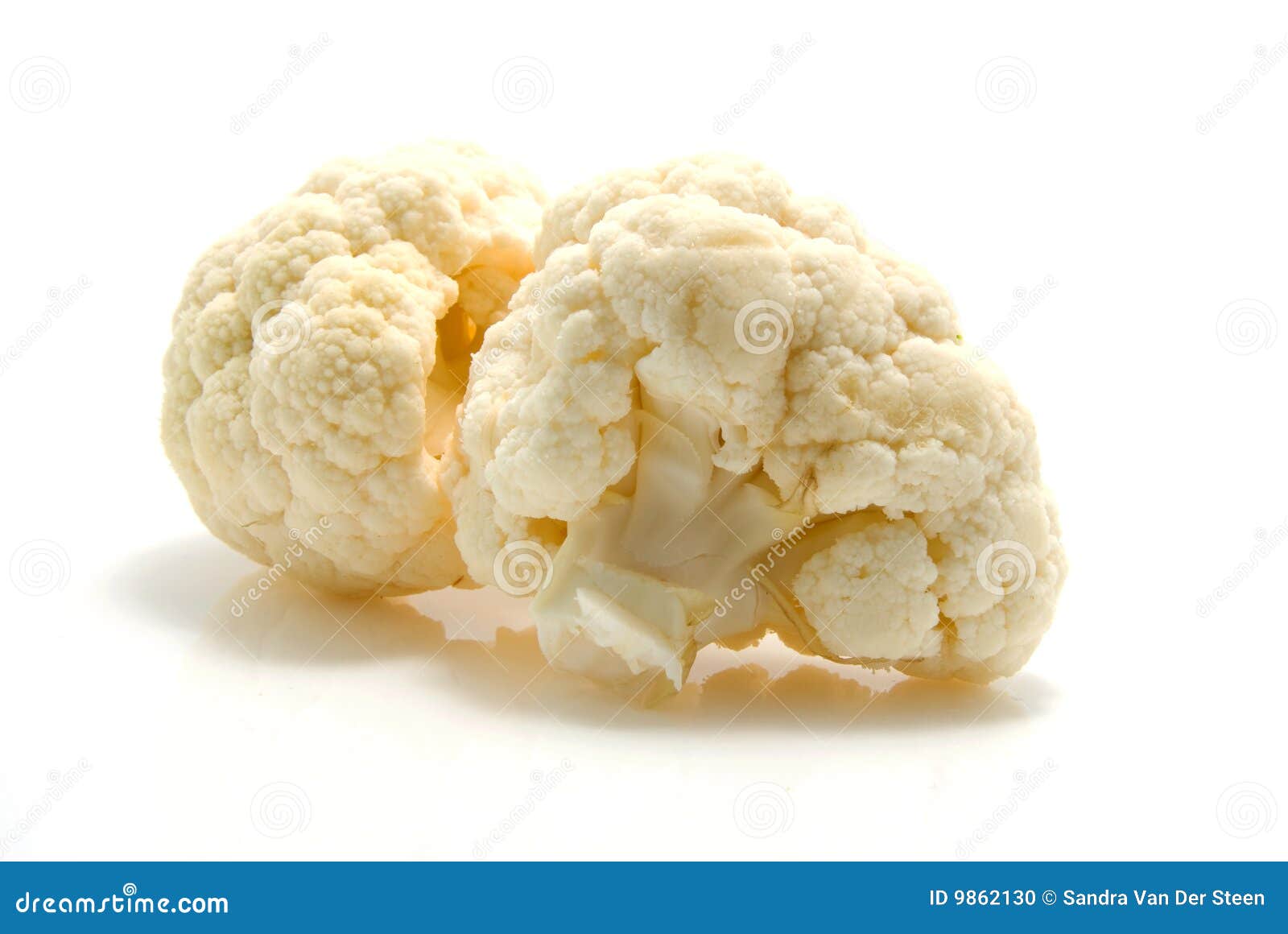 Pieces cauliflower stock photo. Image of leaves, cabbages - 9862130