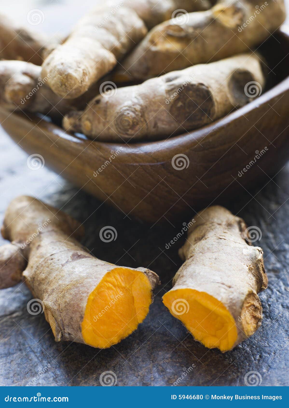 Pieces of Whole and Cracked Fresh Turmeric Root Stock Photo - Image of ...
