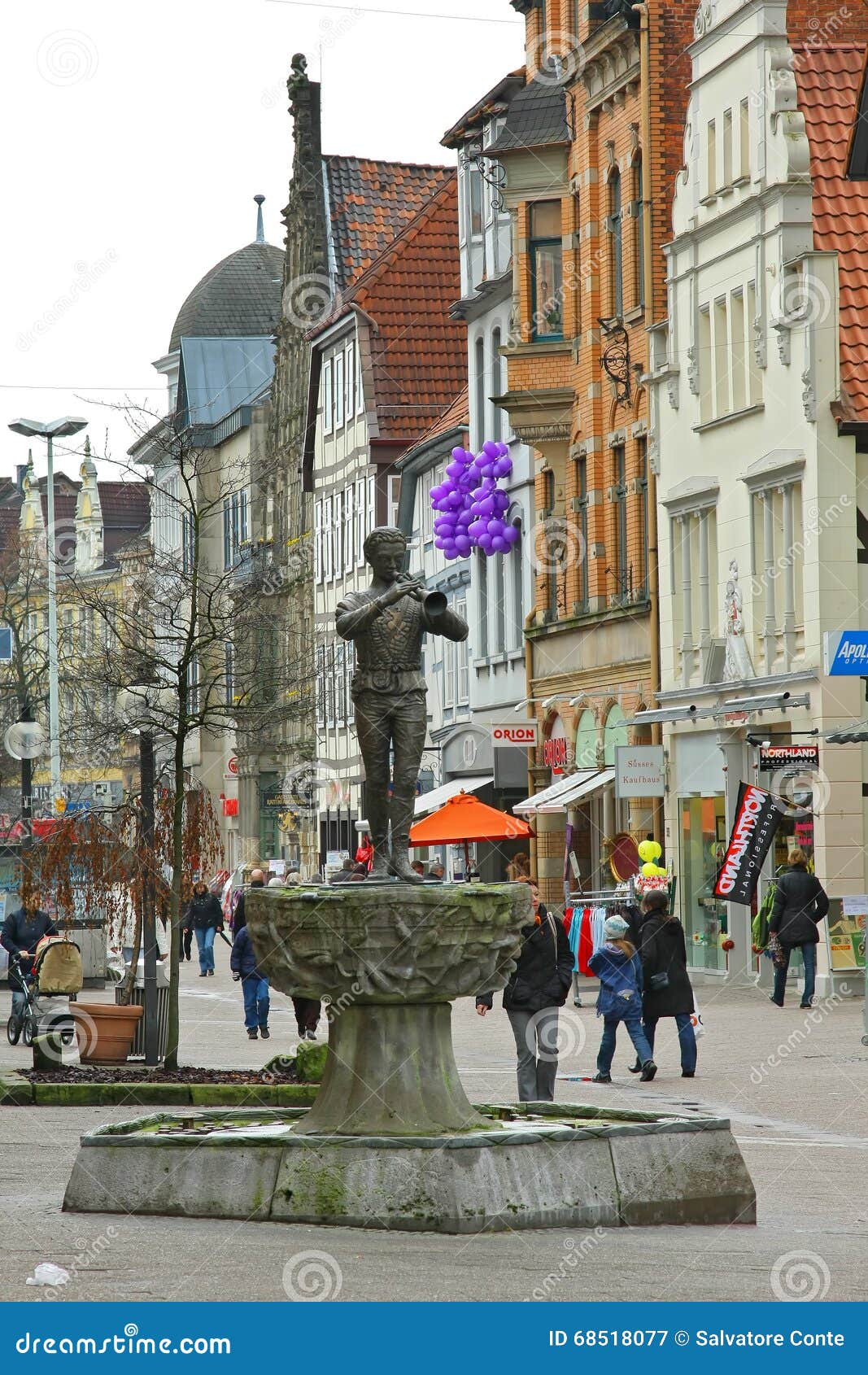 The Pied Piper of Hamelin, Germany Editorial Photography - Image of ...