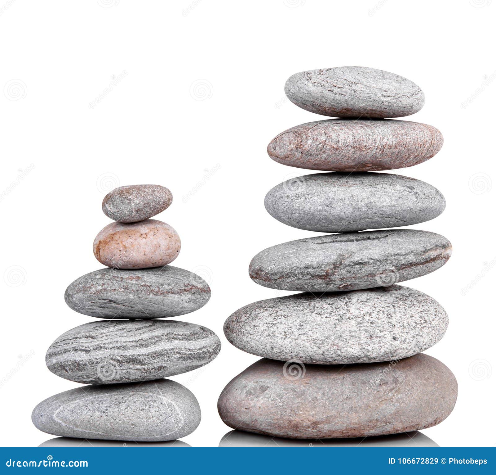 Piedras Apiladas En El Fondo Blanco Imagen de archivo - Imagen de ...