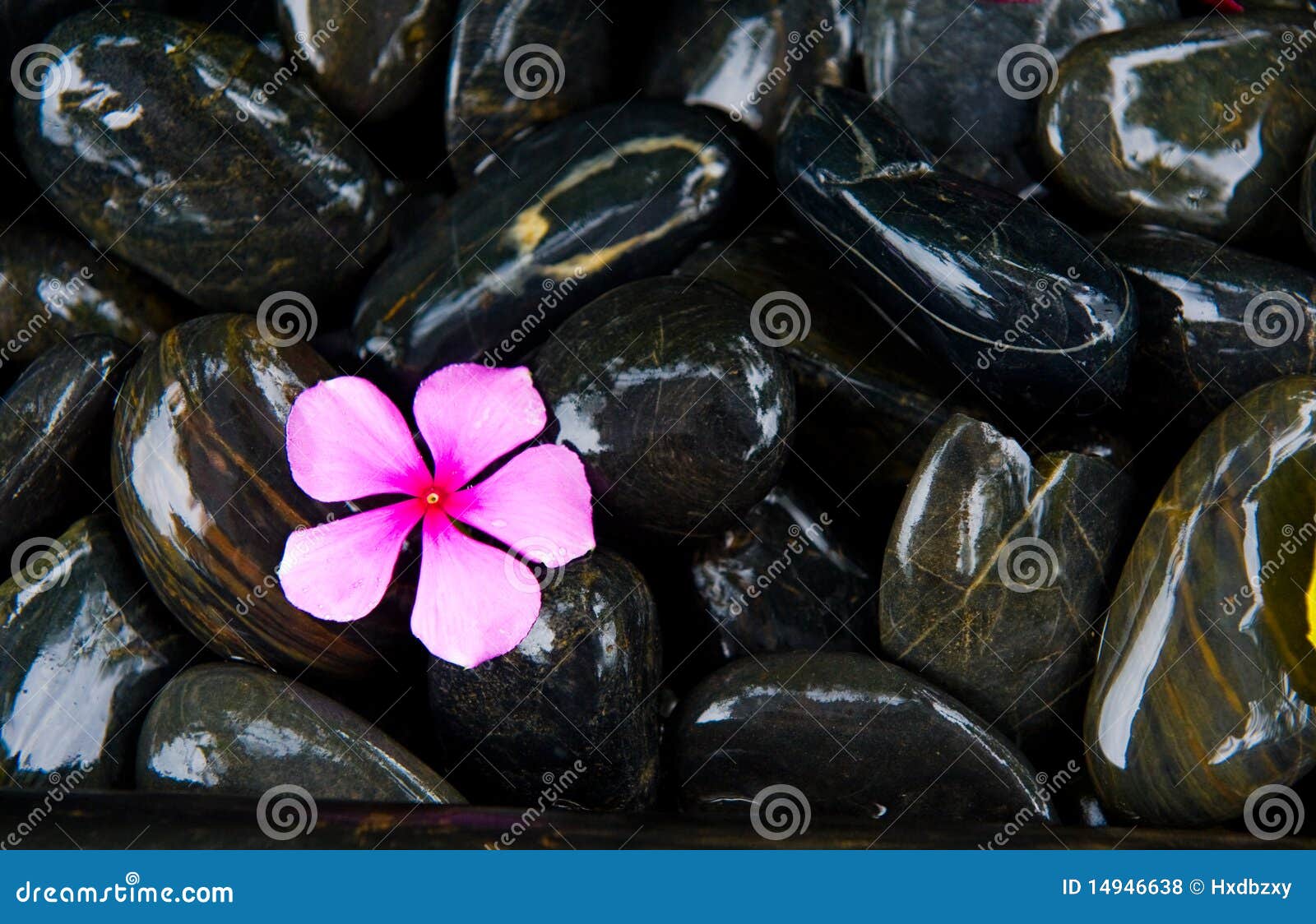 Piedras del zen foto de archivo. Imagen de sano, relaje - 14946638