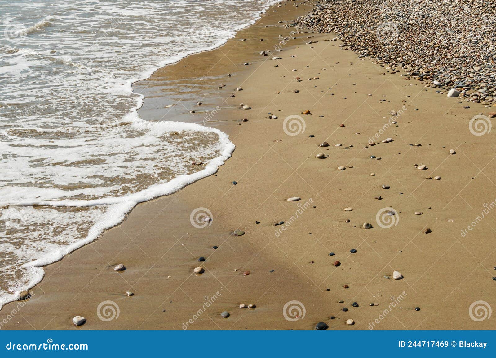 Piedras Redondas Y Lisas En La Playa Imagen de archivo - Imagen de ...