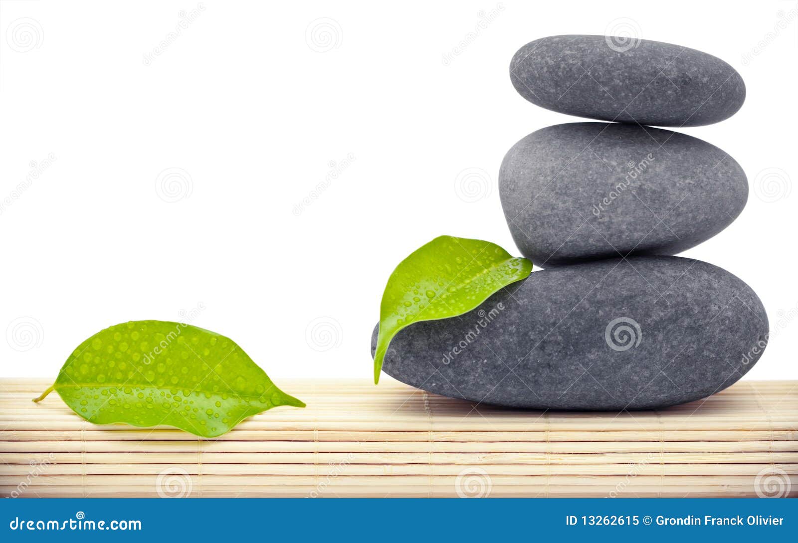 Piedras y hojas del zen imagen de archivo. Imagen de aislado - 13262615
