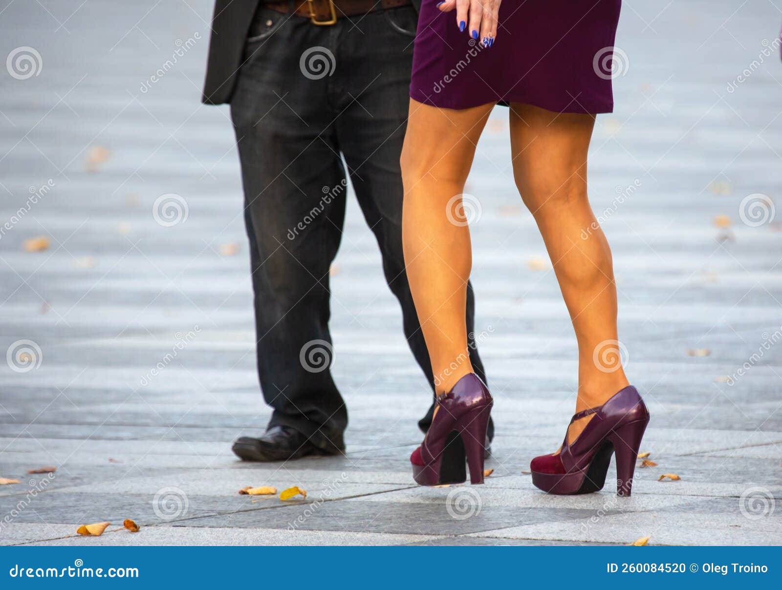 Pieds De Couples Dansants Dans La Rue Photo stock - Image du dynamique ...