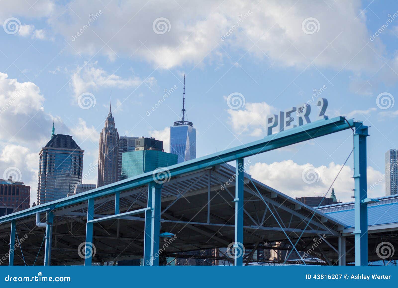 Pier 5 of Brooklyn Bridge Park Stock Image - Image of skyline, city ...