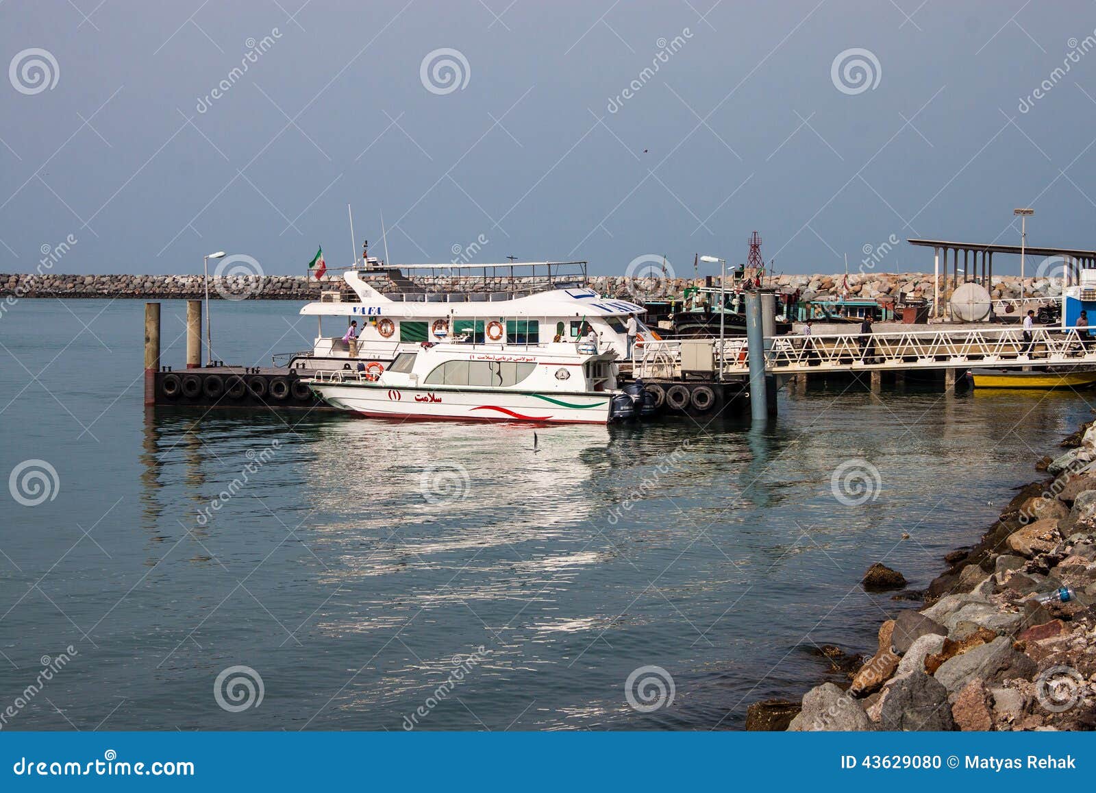 Pier at Hormoz island editorial image. Image of deck - 43629080